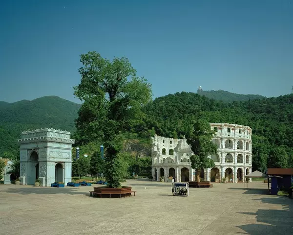 Taman hiburan sing paling aneh (Galeri Surreal) 15615_12