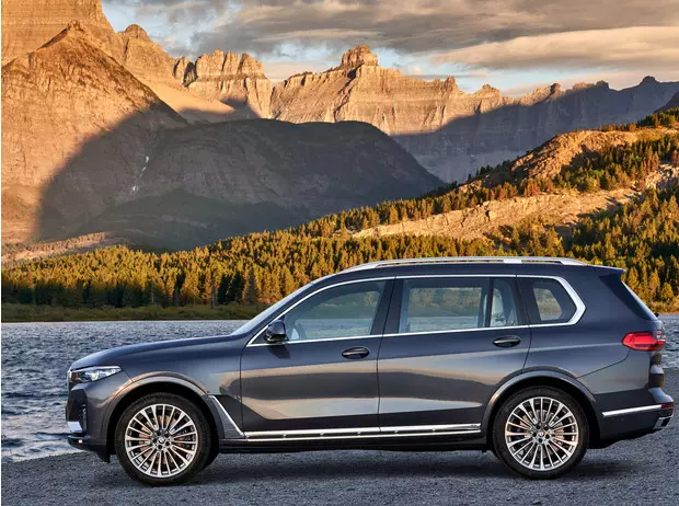 Inombolo ye-3 - Izibakala ezisibhozo zokuxhela malunga ne-BMW X7