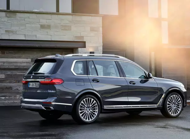 Расми рақами 7 - Ҳашт далели куштори дар бораи BMW X7