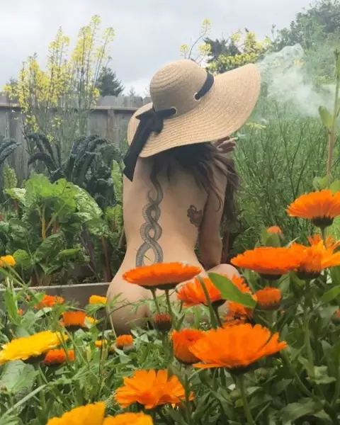 ¡Celebramos el Día Internacional del Jardinero Desnudo por Fotos de Jardinería y en flor. 15844_6