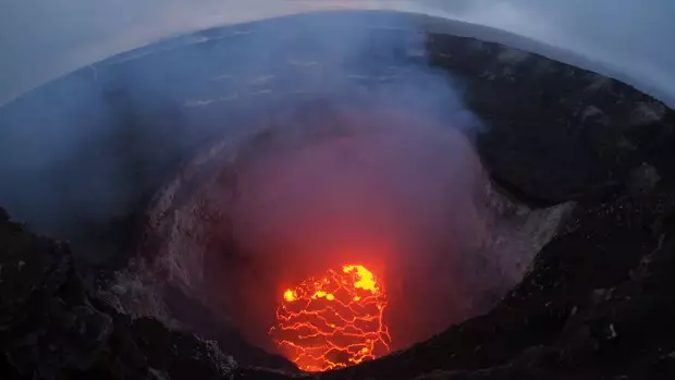 Photo №2 - lav soti nan vòlkan an nan Hawaii vide zòn rezidansyèl