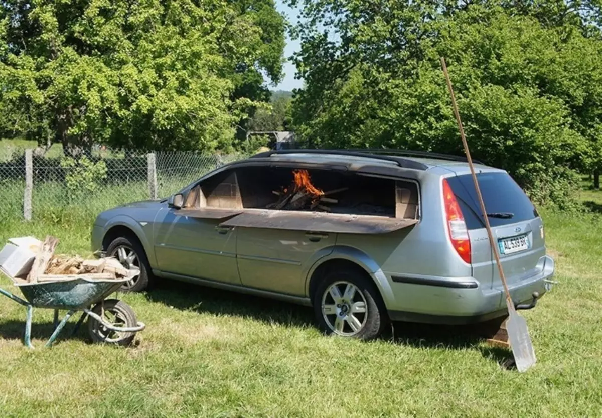 Salvavidas Salvavidas: Cómo convertir el auto viejo en el horno (y hervir en él)