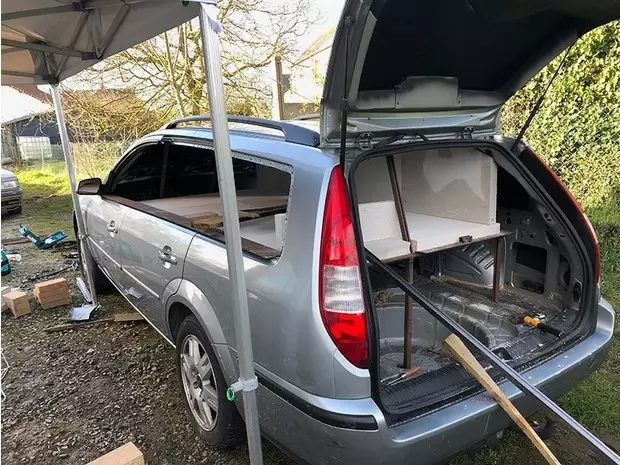 Foto №2 - Svar Lyfhak: Hur man gör den gamla bilen i ugnen (och koka Borschen i den)