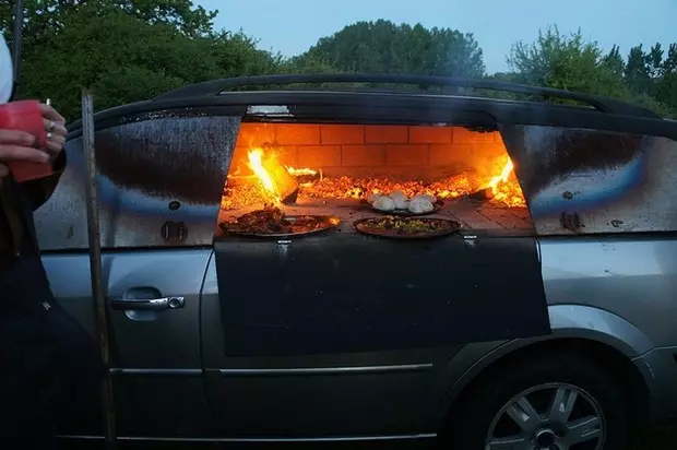 Photo №5 - Scoat Lifehak: Hvordan slå den gamle bilen inn i ovnen (og koker Borsch i det)