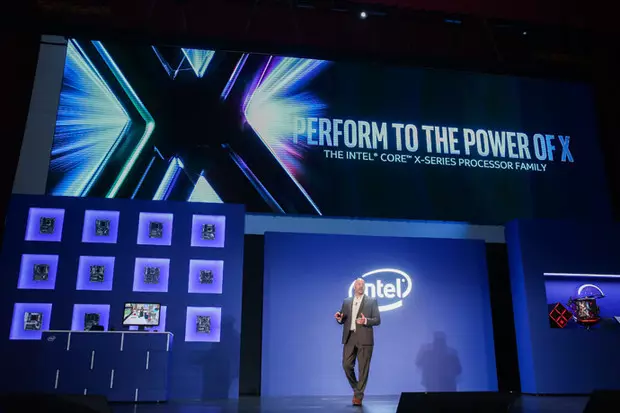 Photo number 1 - Intel promises a laptop that will work 28 hours on one charge