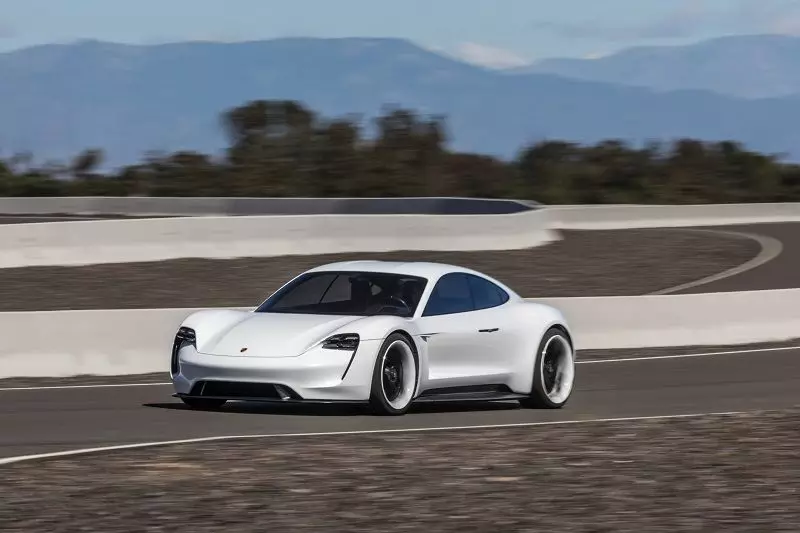 Porsche tau qhia tus neeg sib tw mus rau tesla