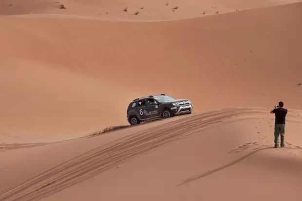 PHOTO №19 - Renault DUSTER: Kada ka jefa, har zuwa Sahara?