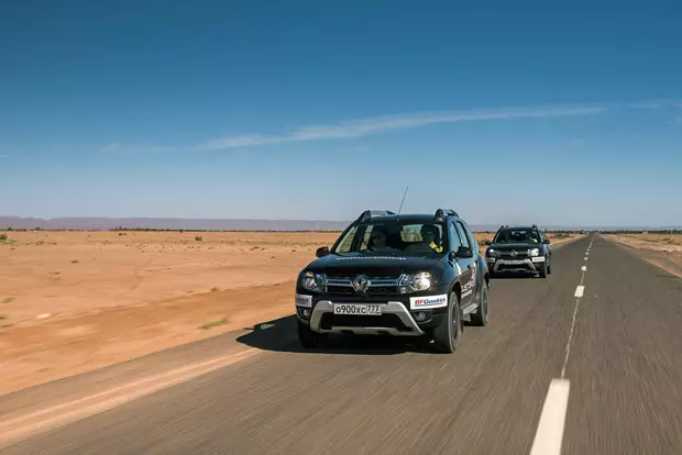 Foto №2 - Renault Duster: Adakah anda membuang ke Sahara?