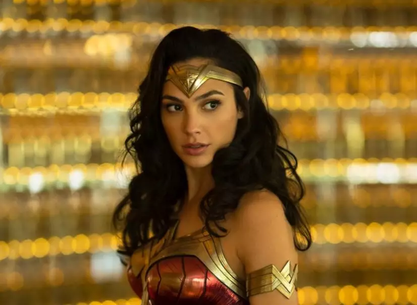 Gal Gadote podzielił się zdjęciem jego garnituru na drugą część "Wonder Women" i należy go zobaczyć!