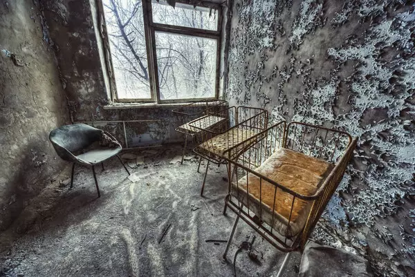 Chernobyl امروز: 13 تازه ترین، هنوز، تابش بنزین، عکس 20288_11