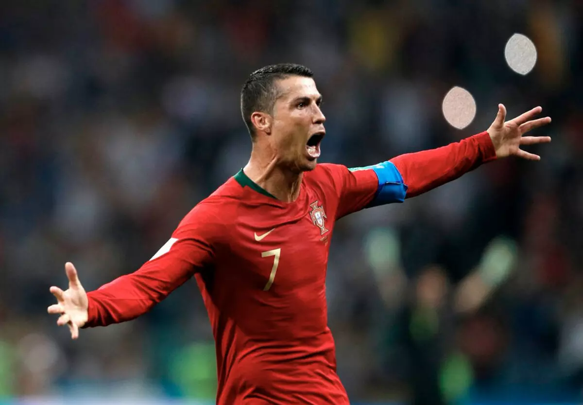 Ndikudabwa momwe gulu la National National liimere Cristiano Ronaldo?