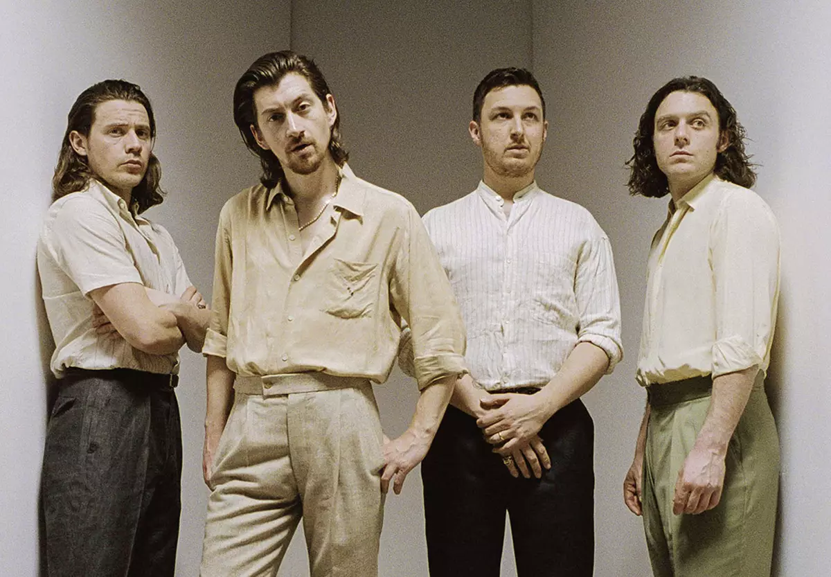 Yeni Albüm Arctic Monkeys, Sting ve Ayın Diğer Müzikalyeleri