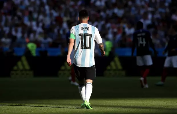 Maledizione notturna Leo Messi - Ha anche Thugged Kazan!