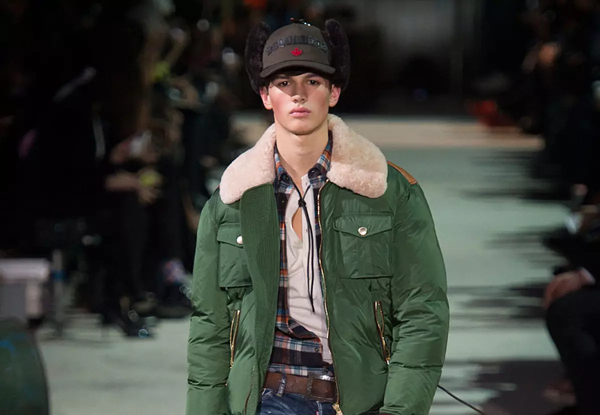 The thing of the month: fur collar. And what to wear to him - from the boot to the cap