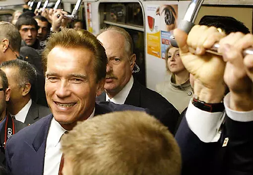 15 reasons why the subway ride better than by car