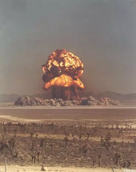 Labortablo MizantroPropa: Koloraj fotoj de atomaj eksplodoj de la 1940-1960-aj jaroj 22518_18