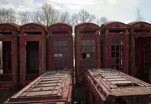 Photo number 1 - Cemetery of telephone booth in North Yorkshire