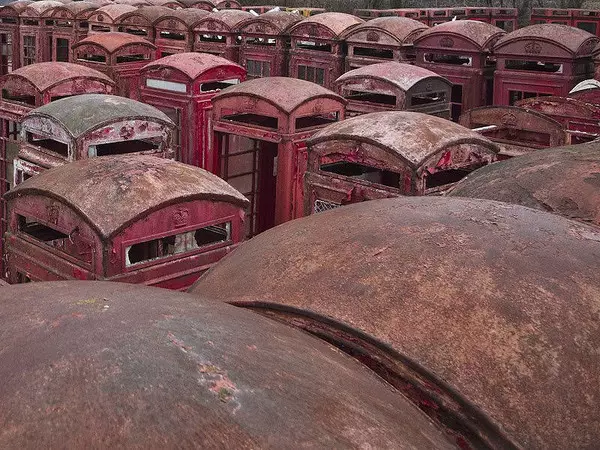 Telephone booth cemetery in Northern Yorkshire 22634_2