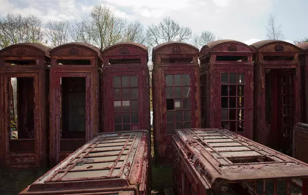 Telephone booth cemetery in Northern Yorkshire 22634_3