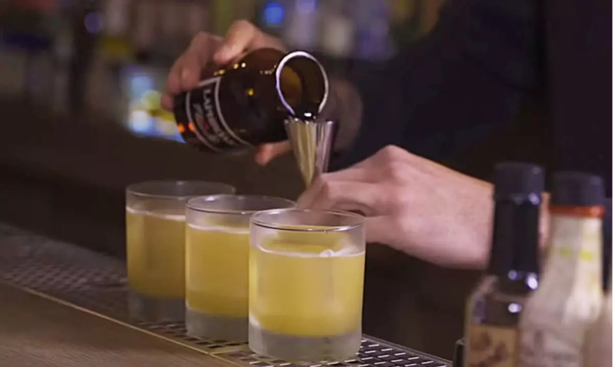 Hvad gør en fashionabel cocktail "penicillin" (video)