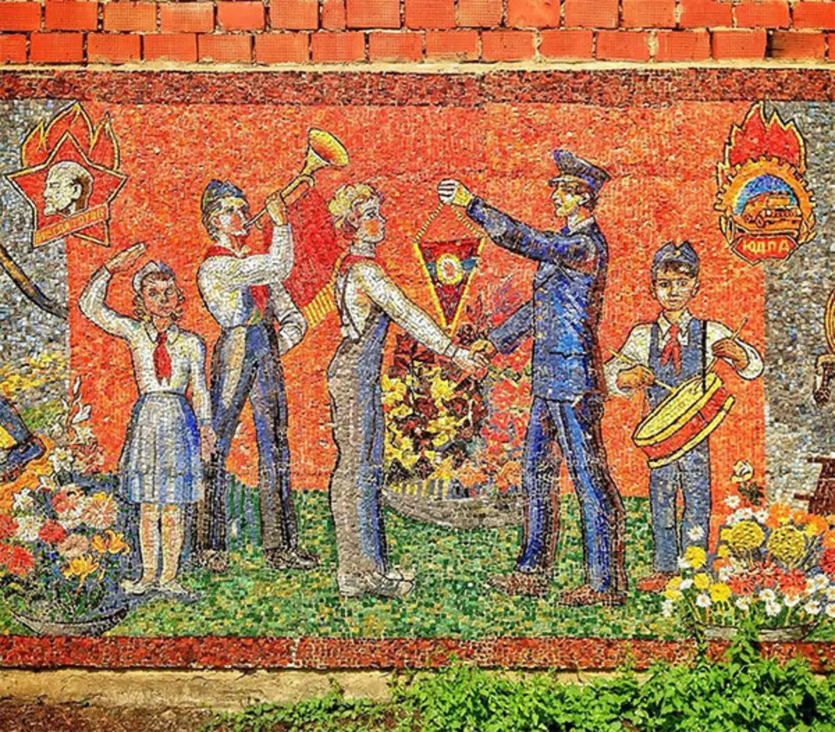 Mafi kyawun samfurori na Soviet Street da Masana'antu Mosaic (Hotuna 56) 23290_11