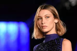 Fotoğraf №3 - Bella Hadid'in dünyanın en güzeliyle yüzünü değiştiren ünlü plastik cerrahı