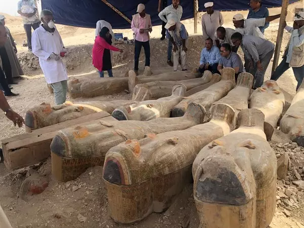 Finding of the Decade: In Egypt, 20 wooden tombs, which 3000 years 24138_3