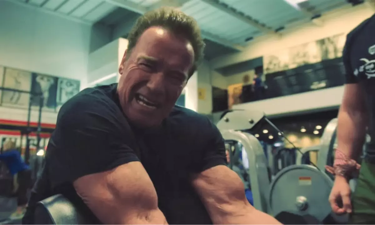 Sa taʻu atu e Schwarzenegger e uiga i le "sili ona leaga" mea sese i le nofoa o le ki