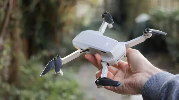 DJI הציג מזל"ט קטן מאוד שבו אתה יכול לעוף ללא פינוק של rosaviation