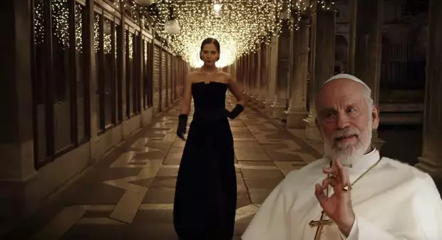 Hauv tus tshiab Teaser ntawm lub caij thib ob "Hluas Pope" qhia Julia snugir