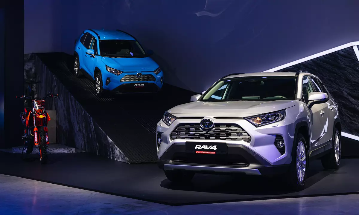 جدید تویوتا RAV4 در مسکو ارائه شده است