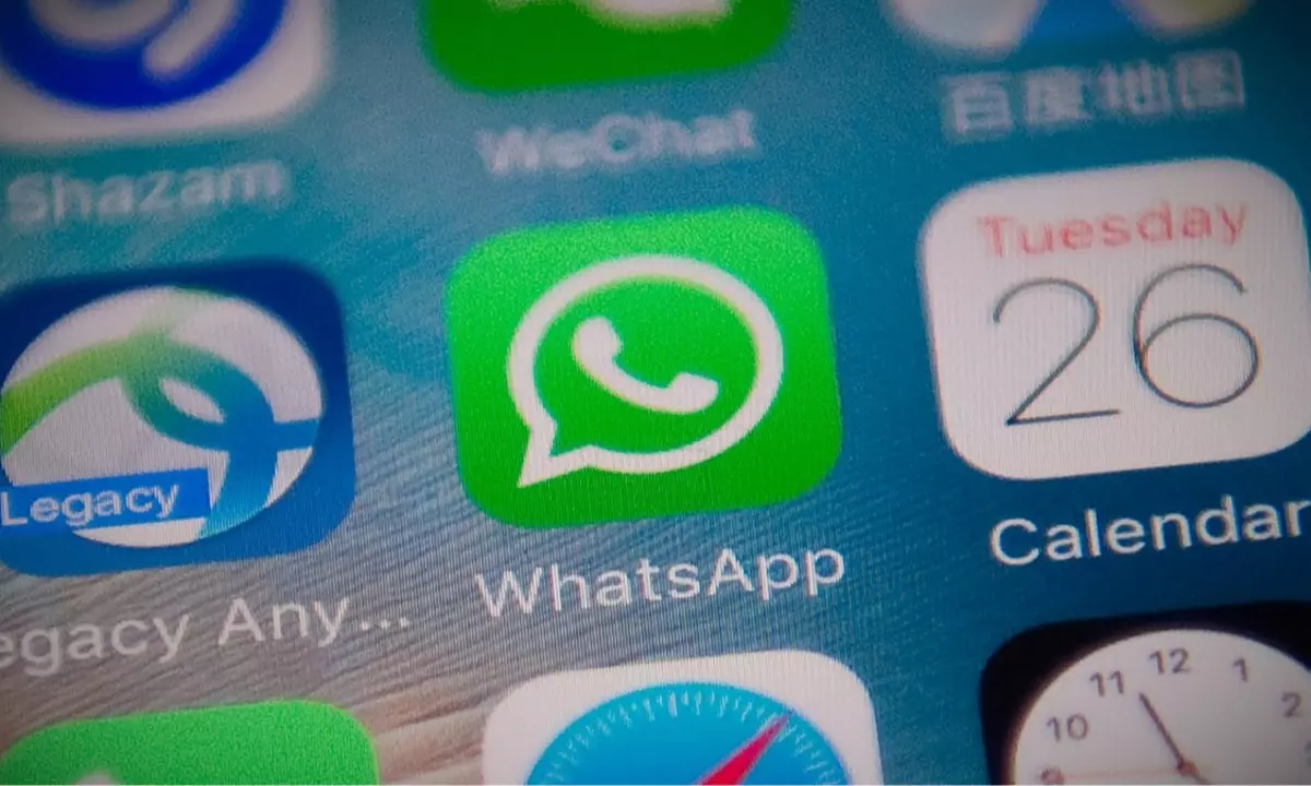 نصح بافل دوروف بإزالة WhatsApp على الفور