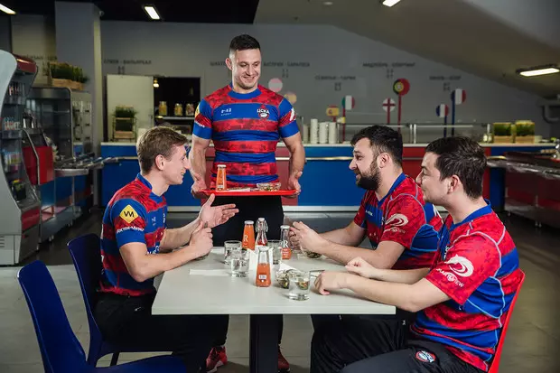 Foto №3 - CSKA Sehlopha sa CSKA setsebi sa Rugby Peter littiws mabapi le Zoz, phepo e nepahetseng le hore na ke hobaneng ha Rugby e bapisoa le chess