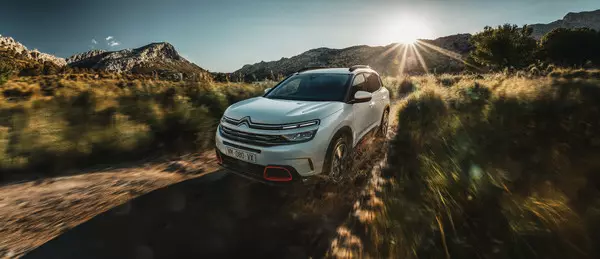 Apat na dahilan upang mahalin ang citroen c5 aircross 28808_9