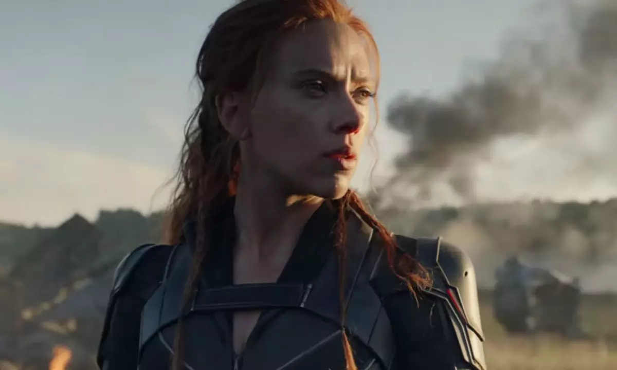 Το πρώτο ρυμουλκούμενο "Black Widow" με το Scarlett Johansson