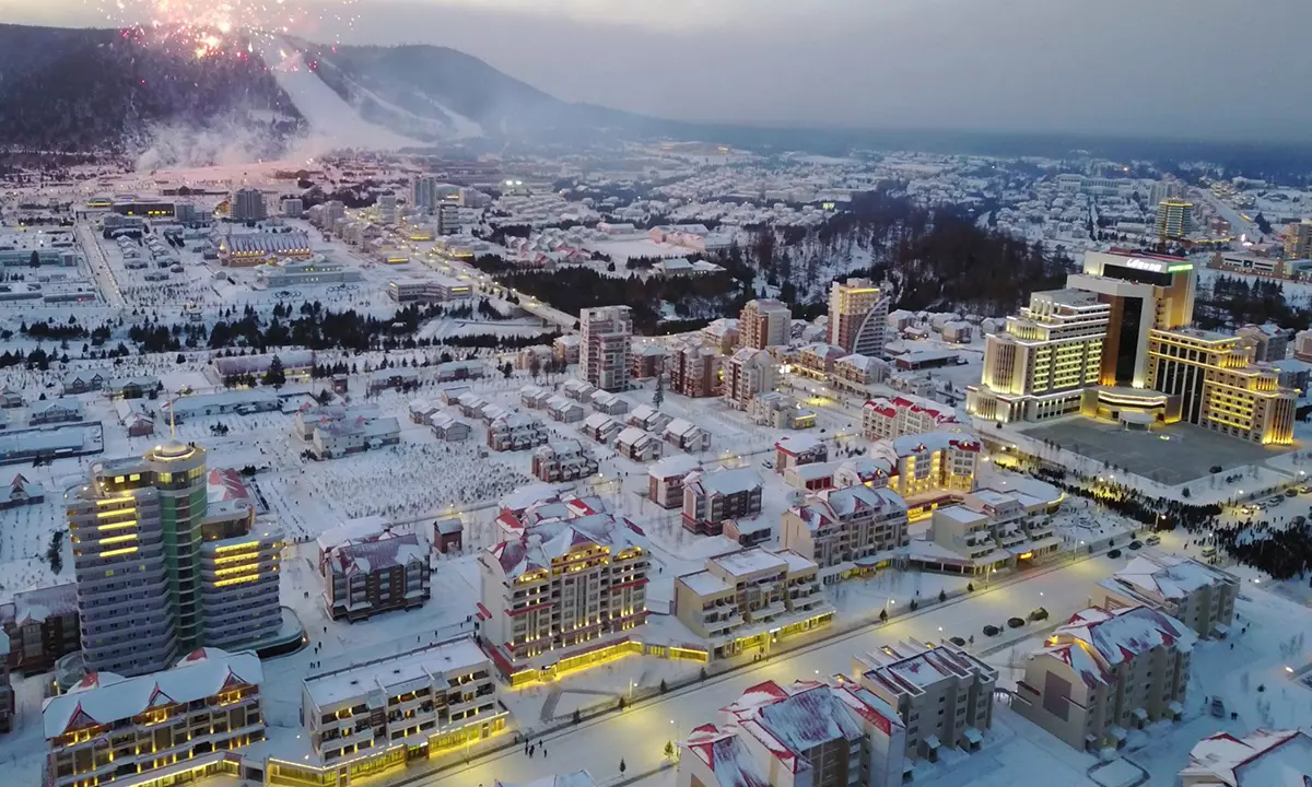 У Паўночнай Карэі пабудавалі горад-ўтопію, з курортам і гандлёвымі цэнтрамі (фота)