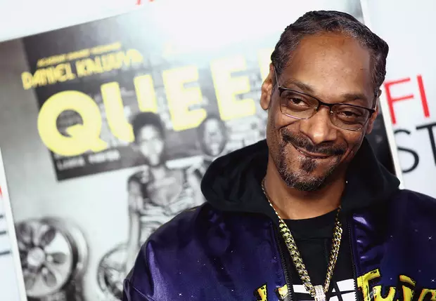 Фото №1 - Snoop Dogg альбомун ал альбомун жарыялайт, ал өзүнүн эң белгилүү хиттин айланат