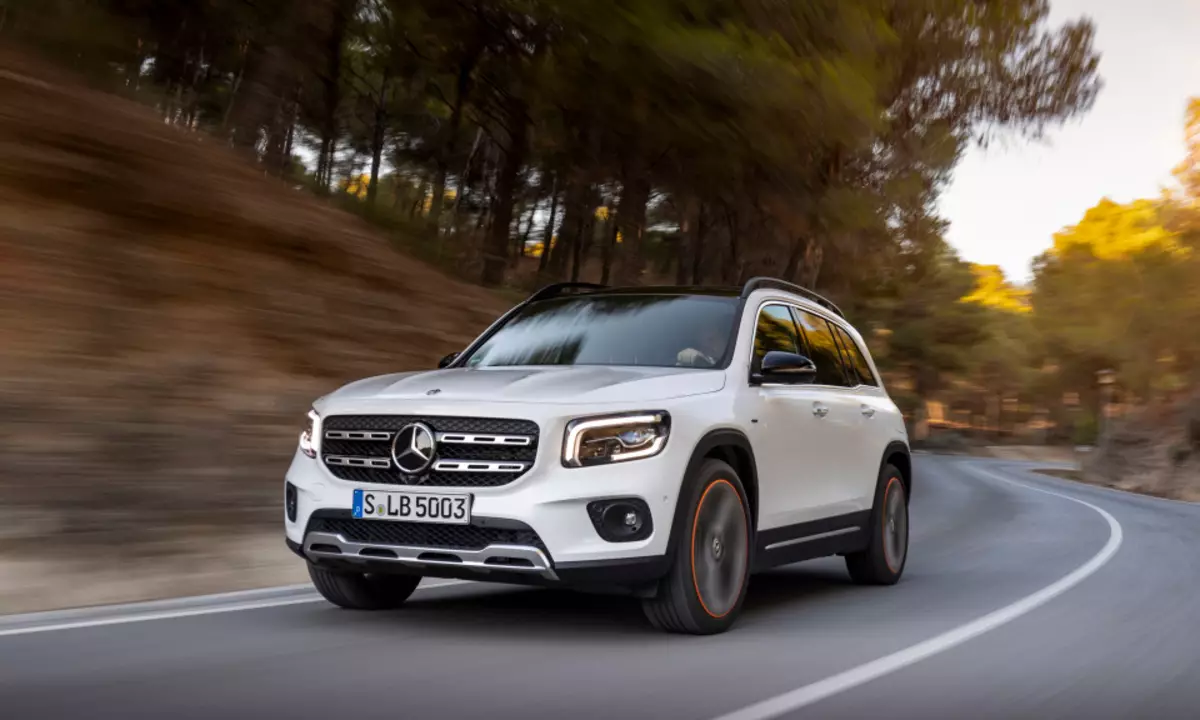 Mercedes-Benz GLB: сервируем на сем персон