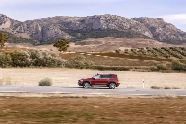 Mercedes-Benz GLB: Yedi kişiye hizmet veriyoruz 30403_26