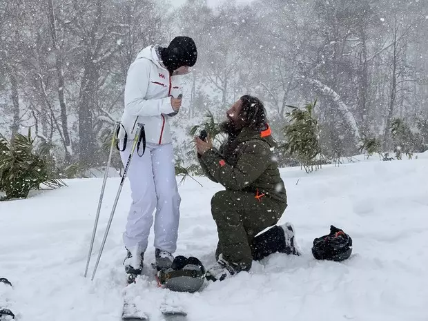 Fotografija №3 - Dekle 3 leta je spala nad poročnim prstanom, ki ga ne sumi