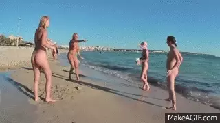 Foto №12 - piektdiena izvēle GIF karstu meiteņu ar nudistu pludmalēm
