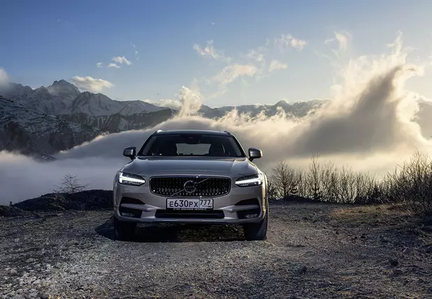 Billede №2 - Volvo V90 Cross Country: Universals anvendes