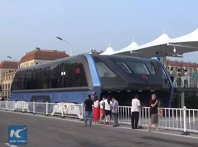 Transporti i mrekullisë që duhej të shpëtonte Kinën nga bllokimet e trafikut, do të ishte një mashtrim i mashtruesve