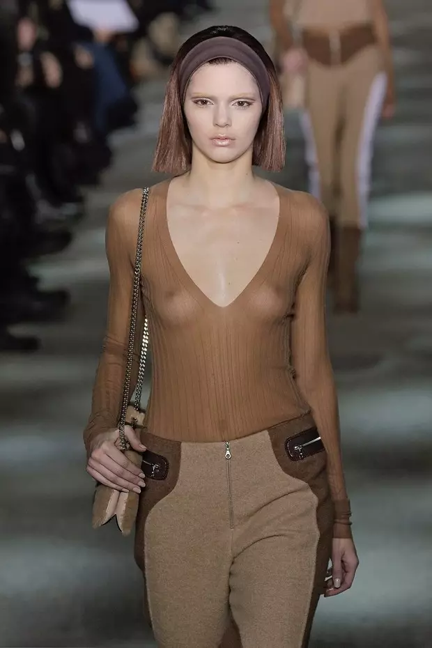 ფოტო №1 - 15 შემთხვევა, როდესაც Kendal Jenner აჩვენა nipples საჯარო