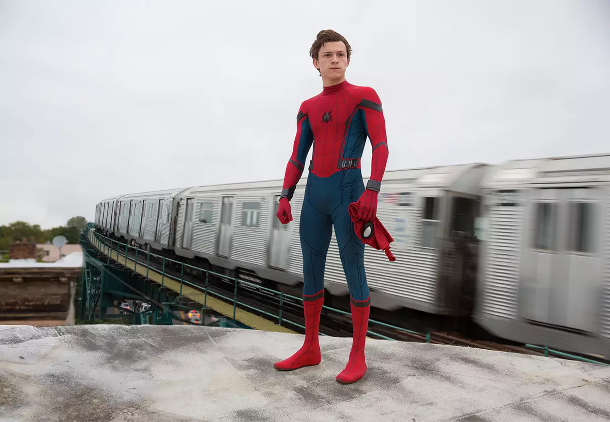 I-Spiderman entsha Tom Holland: "Okupholile kakhulu emsebenzini we-superhero ukundiza endizeni yangasese"