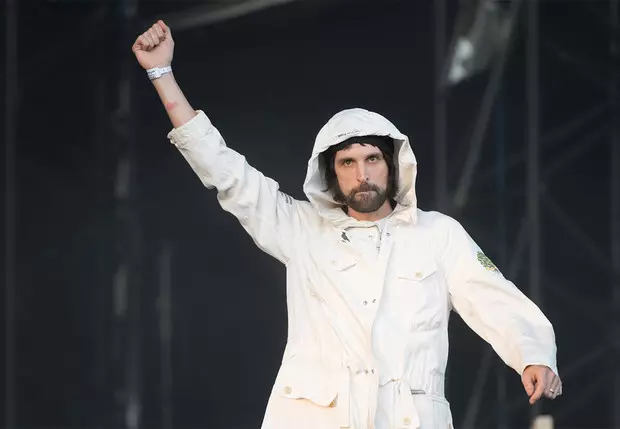 Sergio Pizzorn avy amin'ny Kasabian