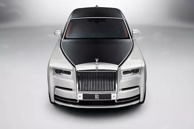 Ifoto №2 - Rolls-Royce Phantom VIII: Imodoka nziza cyane yatanzwe kuva yatangira igihe