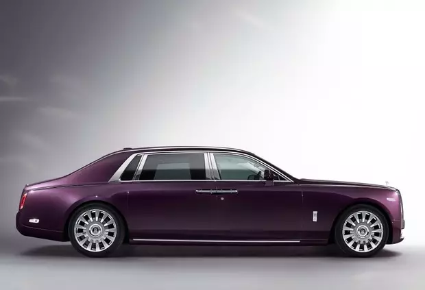 Mufananidzo №3 - Roll-Royce Phantom Viii: Iyo yakanyanya kunaka mota inoburitswa kubva pakutanga kwenguva