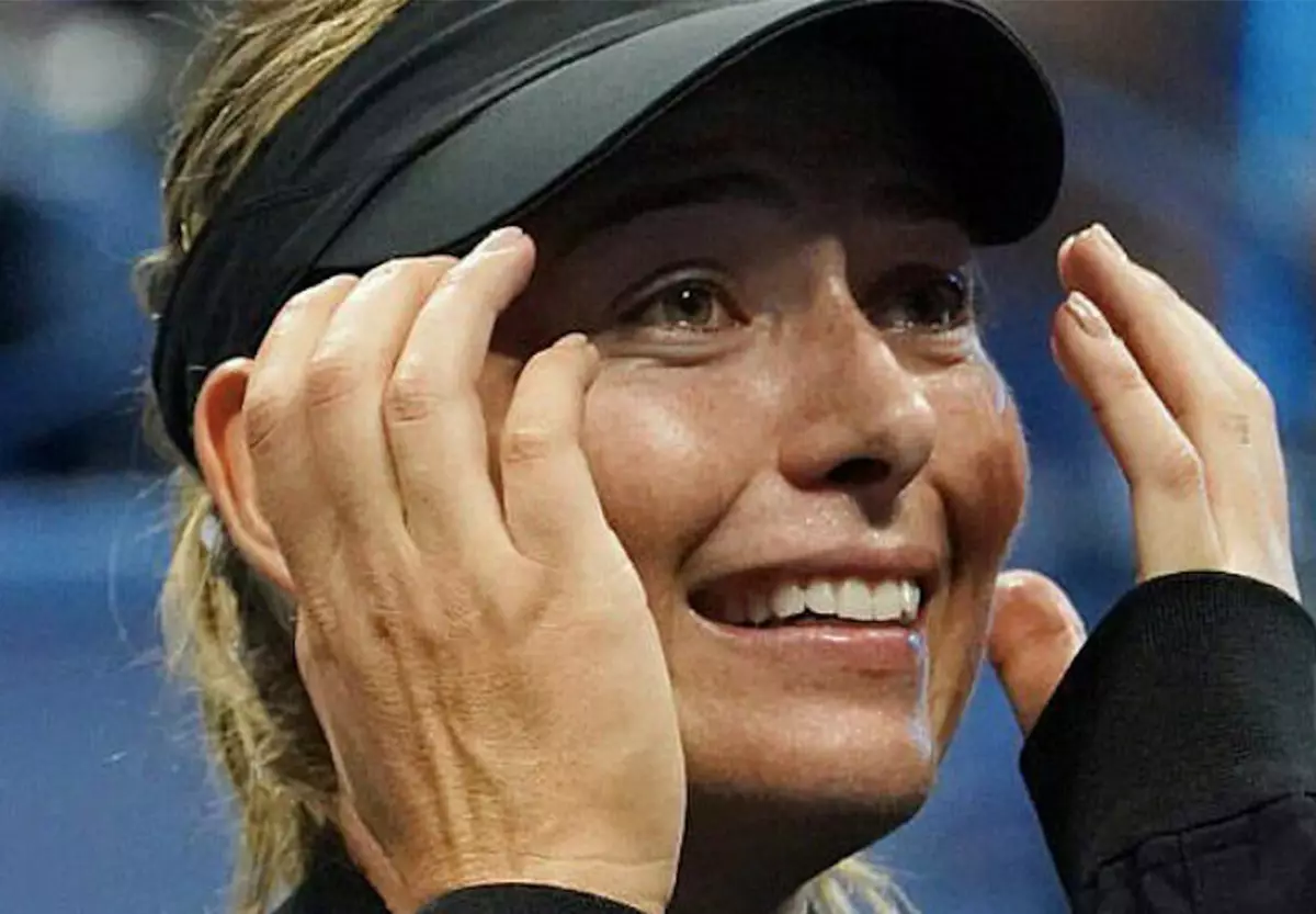 샤라포바 (Sharapova)는 1 억 달러를 잃었지 만 법원에서 행복을 잃었습니다.