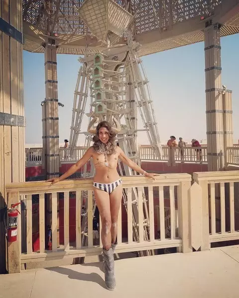 Burning Man 2017 Festivali'nin en güzel (ve çıplak) kızları 36849_11